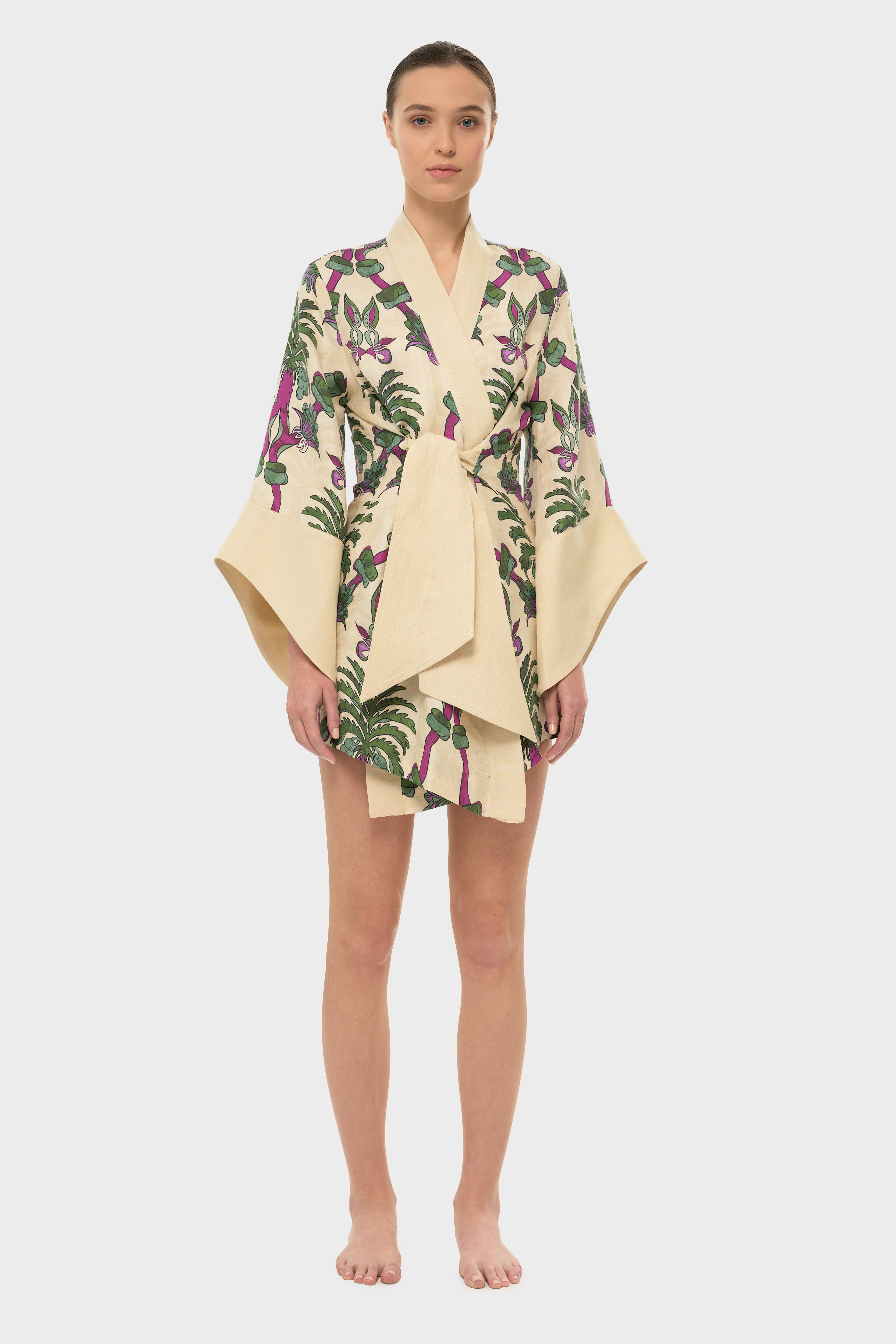 Amara Mini Kimono Robe | Vegan Silk – niLuu