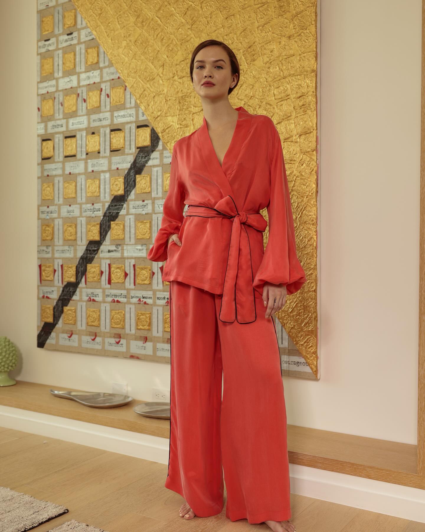 Christmas Pajama Tradition Elevated: Why Vegan Silk PJs Are Worth the ...